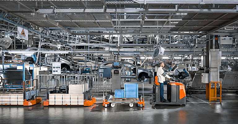 Benefits of tow tractors: the case for forkless material handling